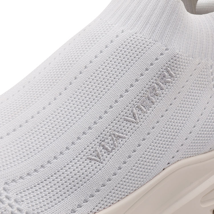 【VERRIVERRI 休闲运动鞋】【19春夏新款】VERRI/VERRI白色飞织表面，绒面胎牛里，侧面用银色丝线绣出字母logo一脚套男士 ...