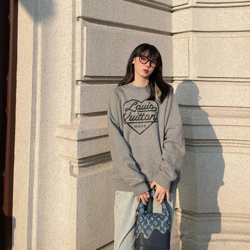 【Louis Vuitton路易威登 男卫衣】Louis Vuitton 路易威登×NIGO2联名款LV2大爱心logo字母印花舒适套头卫衣男款 灰色【正品 价格 图片】 - 寺库网